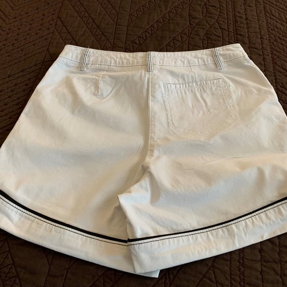 Dress Barn | Shorts | Dress Barn Womens White Shorts Size 6 | Poshmark